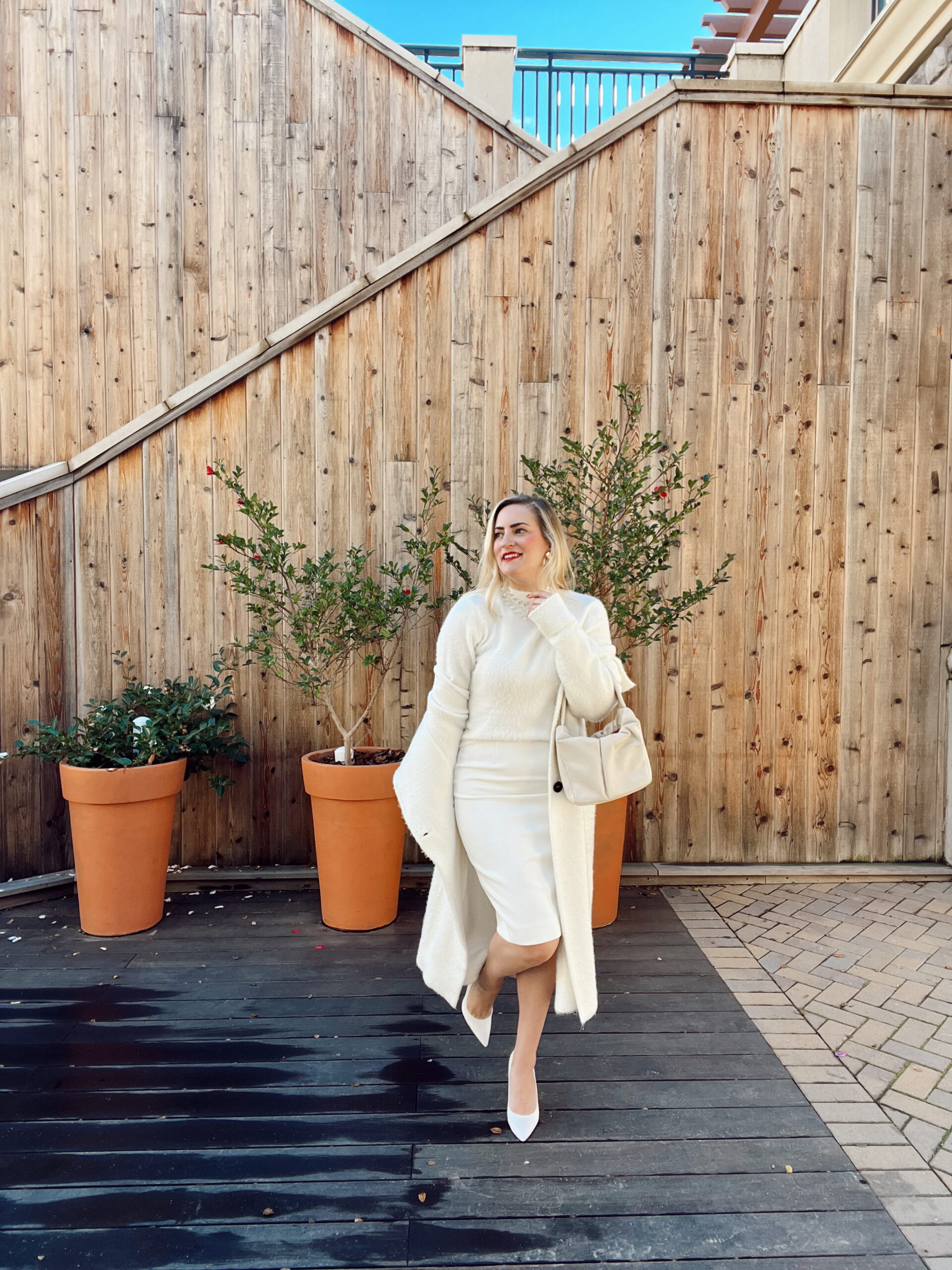 Winter Fashion Guide: Elevate Your Style with Casual Winter White ...
