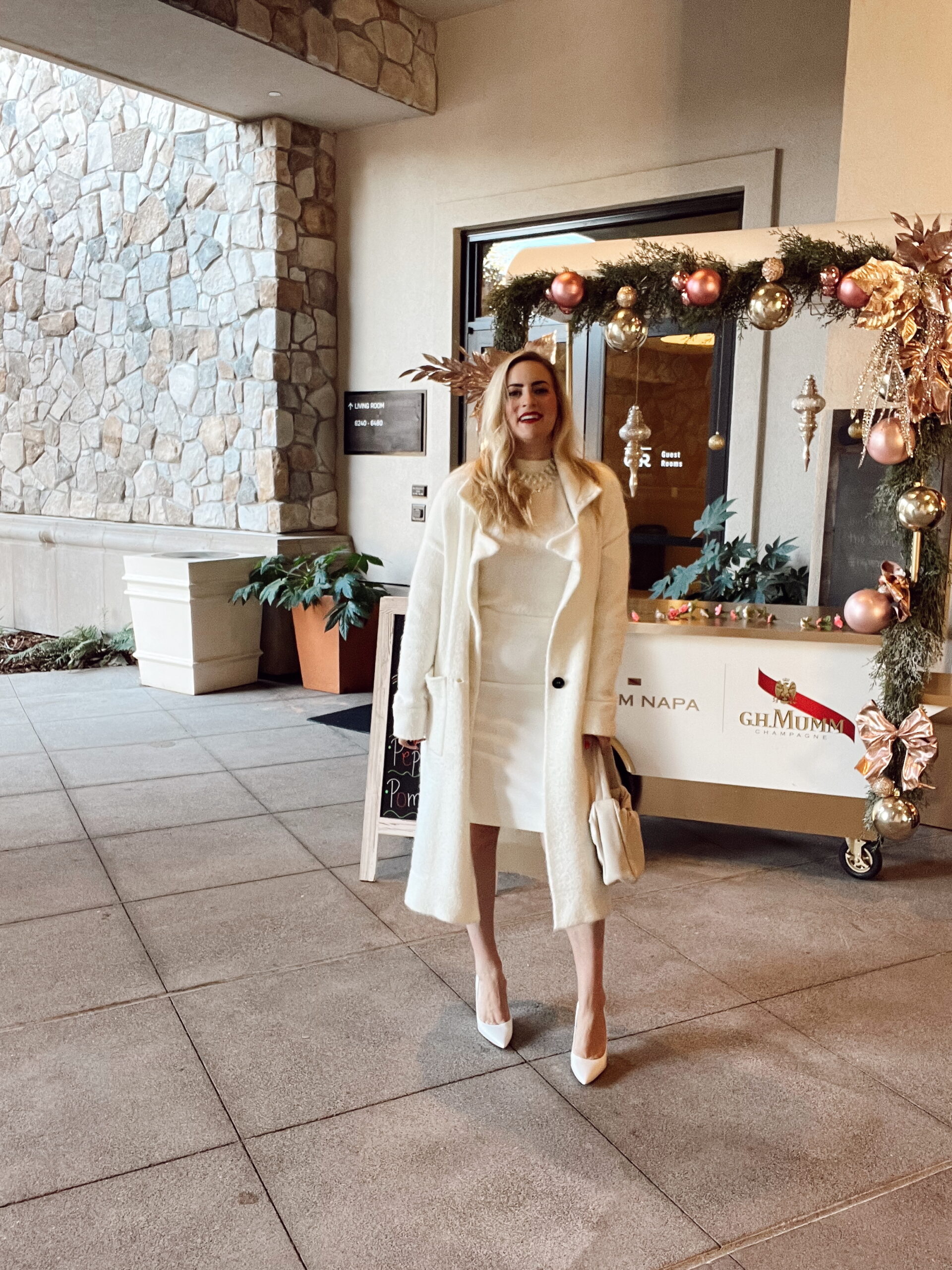 Winter Fashion Guide: Elevate Your Style with Casual Winter White ...