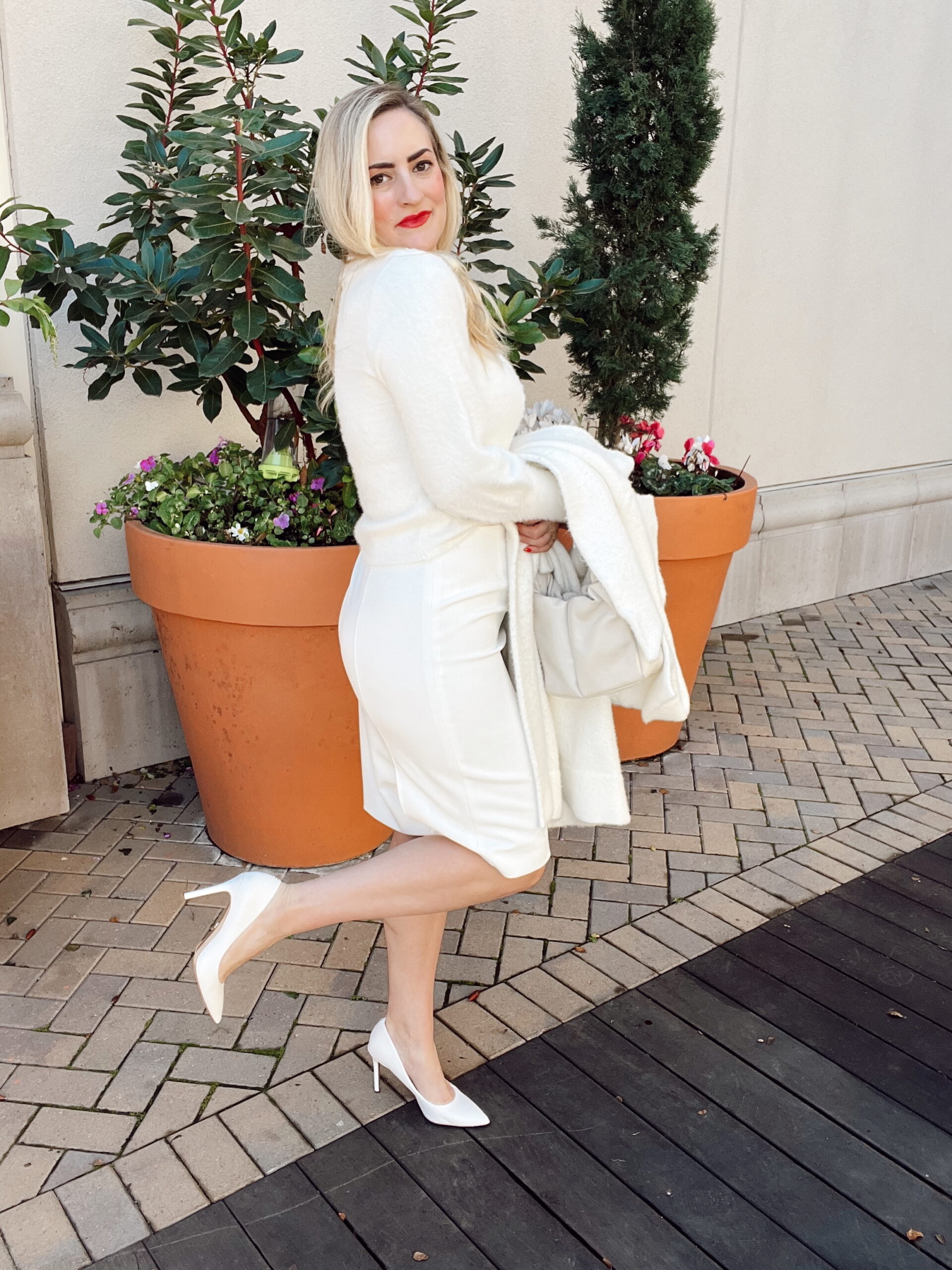 Winter Fashion Guide: Elevate Your Style with Casual Winter White ...